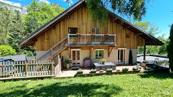 Maison 13 pièces à vendre à Montmin