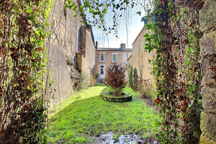 Maison à vendre - Chalais - 6 pièces - 3 chambres