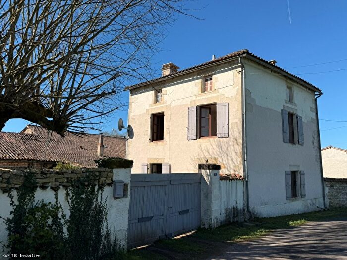 Maison à vendre - Villefagnan - 3 pièces - 2 chambres