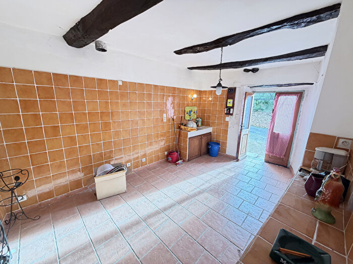 Maison à vendre - Régusse - 6 pièces - 3 chambres