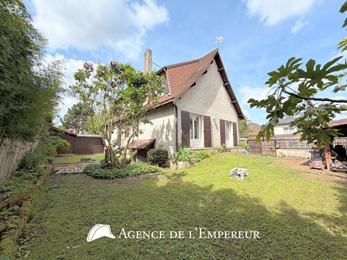 Maison 6 pièces à Rueil-Malmaison, Buzenval, à vendre