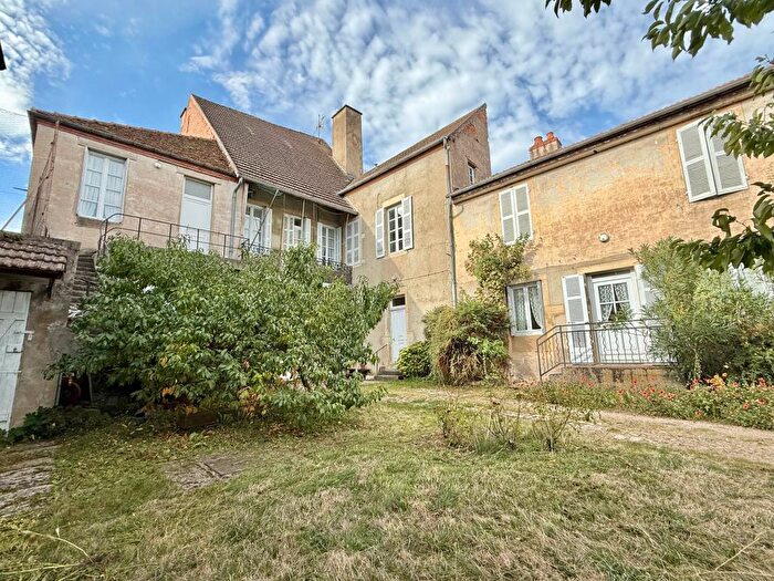 Maison 8 pièces à Saint-Jean-de-Losne, à vendre