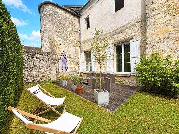 Centre Ville, Senlis : Appartement 6 pièces à louer