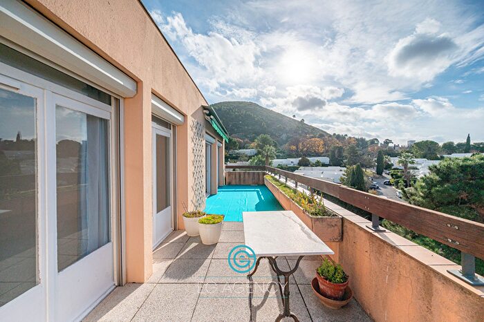 Appartement à vendre - Marseille e , Saint-Tronc - 3 pièces - 2 chambres