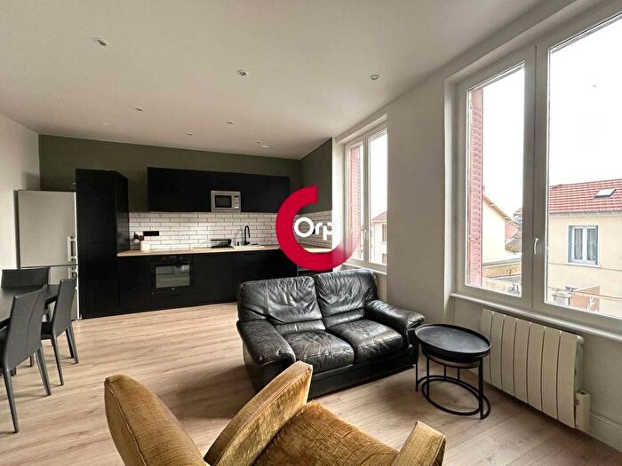 Appartement à louer - Claveliere-Malletiere, Oullins - 2 pièces - 1 chambre