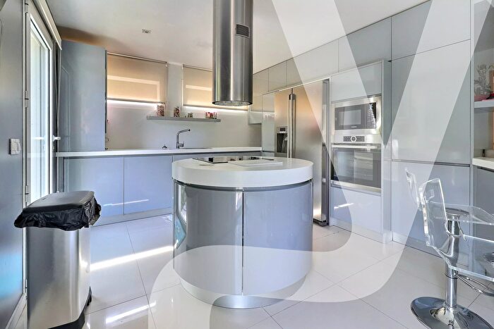 Chennevières-sur-Marne, Marne, Coteau Nord : Maison 6 pièces à vendre