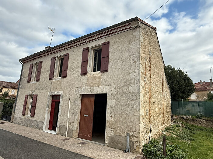 Maison à louer - Valence-sur-Baïse - 5 pièces - 3 chambres