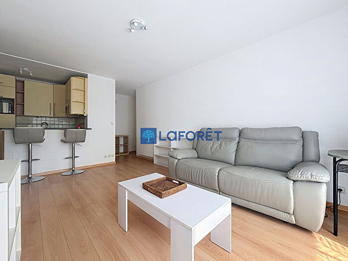 Savigny-sur-Orge, Cherchefeuilles : Appartement 2 pièces à louer