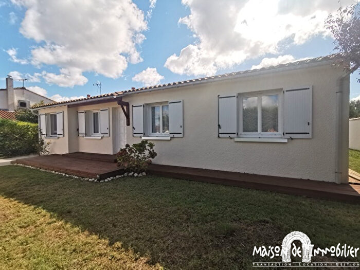 Maison à vendre - Châteaubernard - 5 pièces - 3 chambres