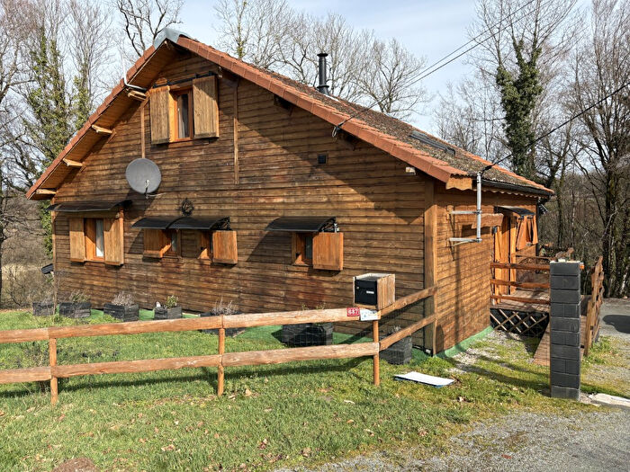 Maison à vendre - Saint-Cyr-les-Champagnes - 4 pièces - 2 chambres