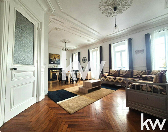 Appartement à vendre - Le Chambon-Feugerolles, Centre-ville, Gare - 5 pièces - 3 chambres