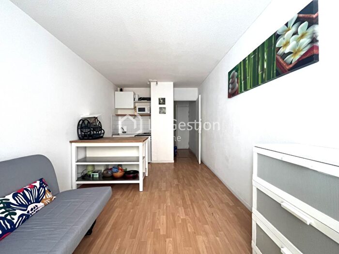 Appartement 1 pièce à Toulon, Centre-ville, à louer