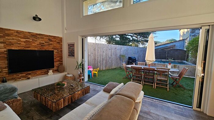 Maison à vendre - Cavignac - 7 pièces - 4 chambres