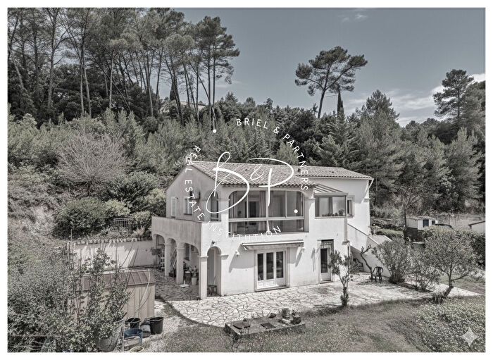 Maison à vendre - Le Thoronet - 6 pièces - 4 chambres