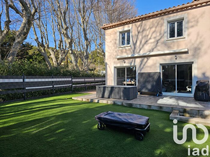 Maison à vendre - Eyguières - 5 pièces - 4 chambres