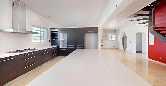 Maison à vendre - Saint-Laurent-de-la-Salanque - 5 pièces - 4 chambres