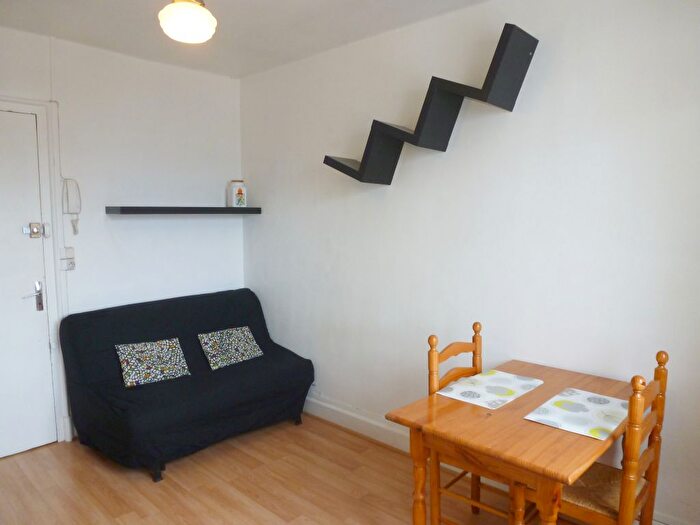 Appartement 1 pièce à Chambéry, Centre-ville, à louer