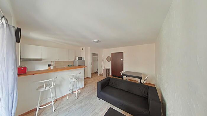 Appartement à louer - Saint-Étienne, Saint-Roch, Vivaraize, Valbenoite, Centre Deux - 2 pièces - 1 chambre