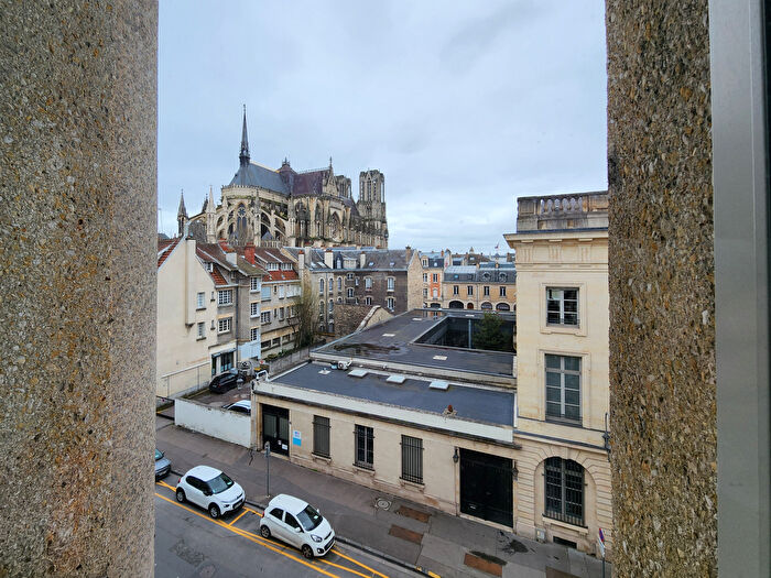 Appartement à louer - Reims, Centre-ville - 4 pièces - 2 chambres