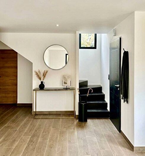 Maison 6 pièces à louer à Écully