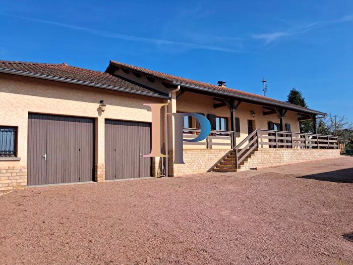 Maison à vendre - Pouilly-sous-Charlieu - 5 pièces - 3 chambres