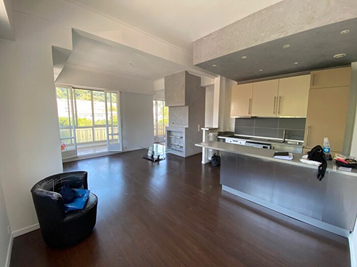 Appartement à louer - Nice, Baumettes - 3 pièces - 2 chambres