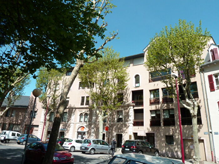 Appartement à louer - Rodez, Centre historique, Vieux-Rodez - 1 pièce
