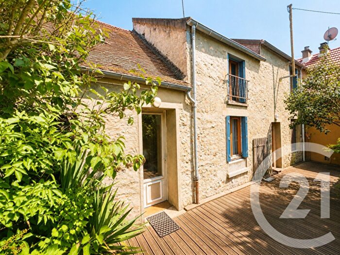Maison 5 pièces à vendre à Saint-Arnoult-en-Yvelines