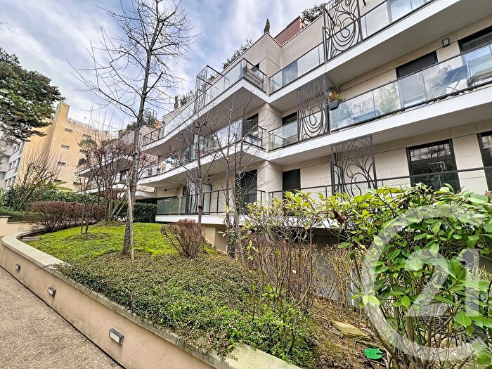 Appartement à vendre - Saint-Cloud, Montretout, Coutureau - 2 pièces - 1 chambre