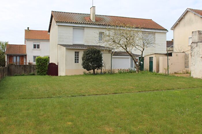 Maison 7 pièces à vendre - La Salle-et-Chapelle-Aubry