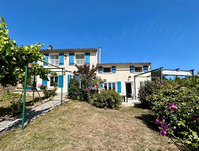 Maison à vendre - Chef-Boutonne - 6 pièces - 3 chambres