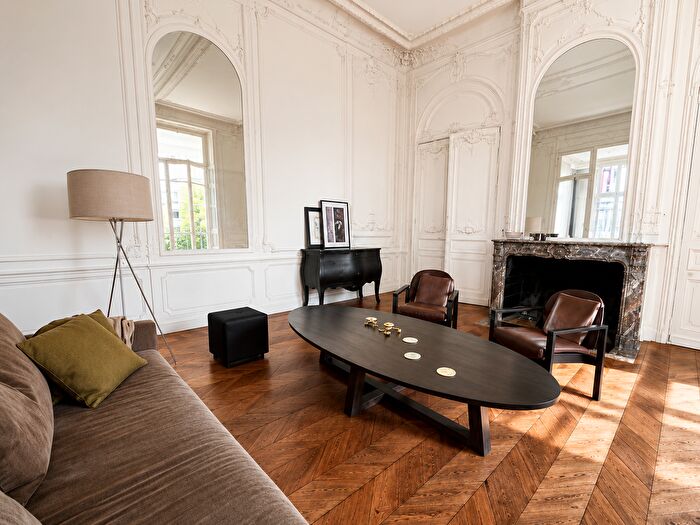 Lille, Vieux Lille : Appartement 9 pièces à vendre
