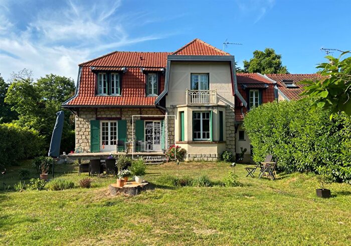 La Celle-Saint-Cloud : Maison 7 pièces à louer
