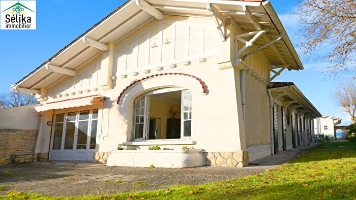 Maison à vendre - Arcachon, Centre-ville, La Chapelle, Gare - 8 pièces - 5 chambres