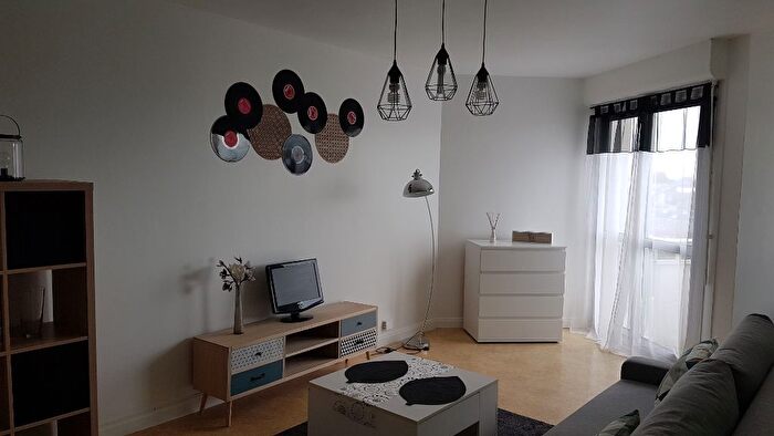 Orléans, Faubourg Saint-Jean : Appartement 1 pièce à louer