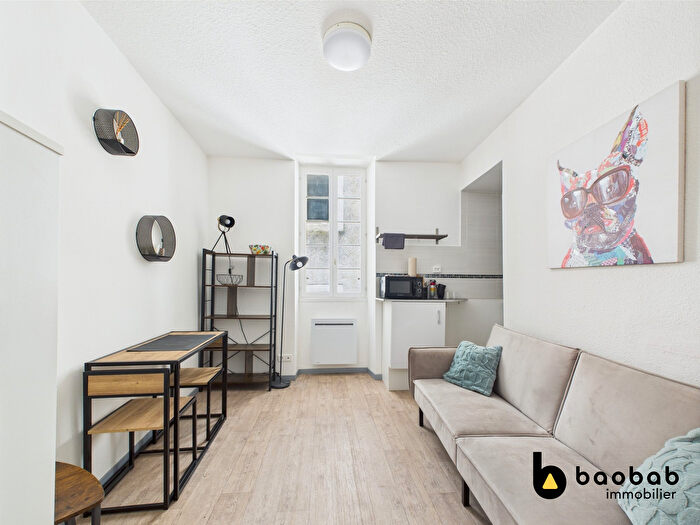 Appartement à louer - Chambéry, Centre-ville - 1 pièce