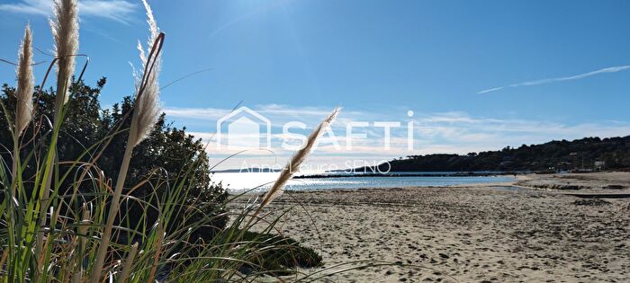 Appartement à vendre - Bormes-les-Mimosas, La Favière, Le Gau, Cap-Bénet, Cabasson, Plages - 1 pièce - 1 chambre