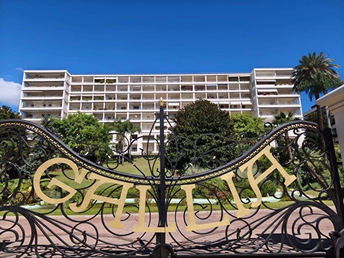 Appartement 4 pièces à vendre - Cannes, Californie Pezou