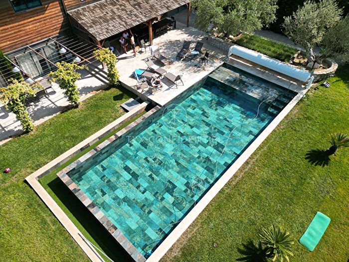 Maison à vendre - Saint-Rémy-de-Provence - 12 pièces - 9 chambres