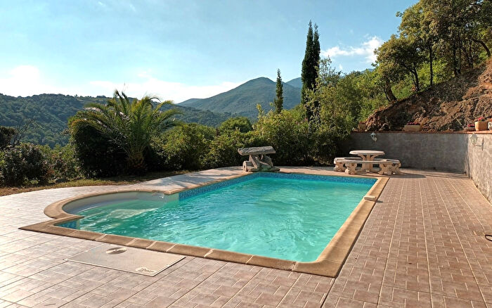 Maison à vendre - Reynès - 4 pièces - 3 chambres