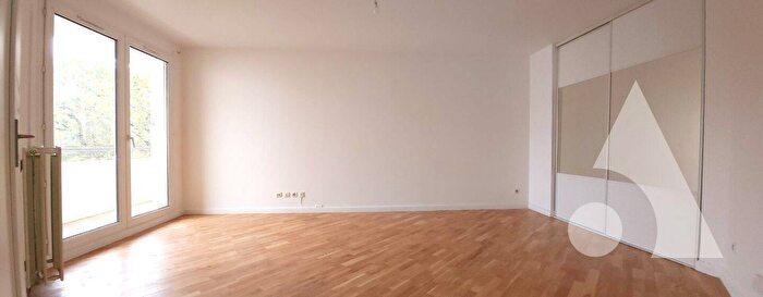 Centre Urbain-Coquibus, Évry-Courcouronnes : Appartement 2 pièces à louer