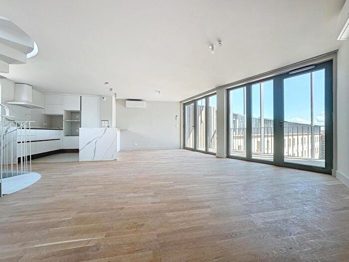 Appartement 4 pièces à Avignon, Palais des Papes, Zone Piétonne, à vendre