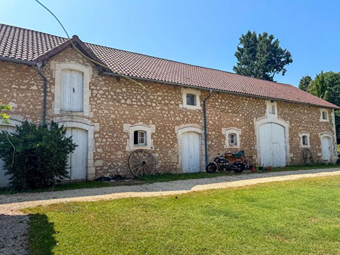 Maison 10 pièces à vendre à Bassillac