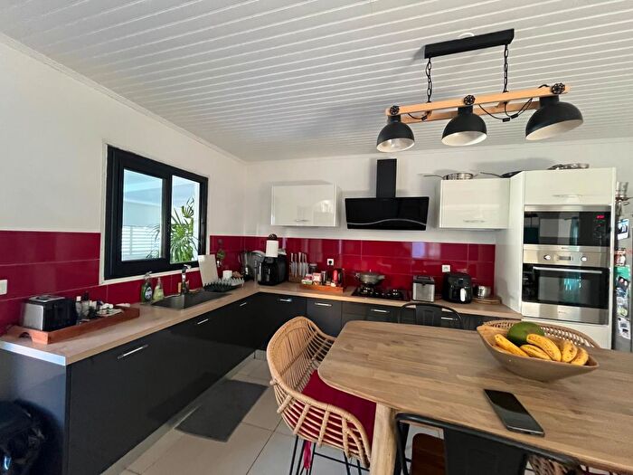 Maison 3 pièces à Saint-Louis, Bois de Nèfles, Cocos, à louer