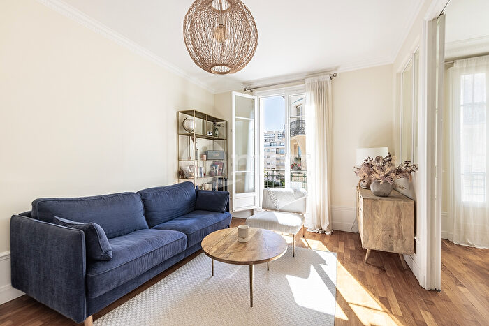 Appartement 3 pièces à vendre à Courbevoie, Bécon