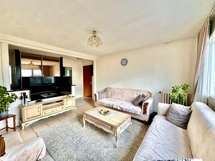 Appartement à vendre - Ris-Orangis, Moulin à Vent - 3 pièces - 2 chambres