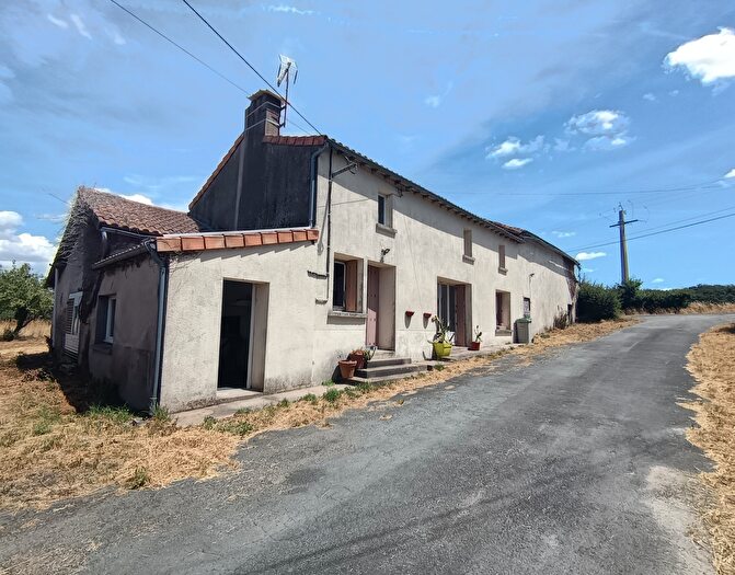 Neuvy-Bouin - Maison 5 pièces à vendre