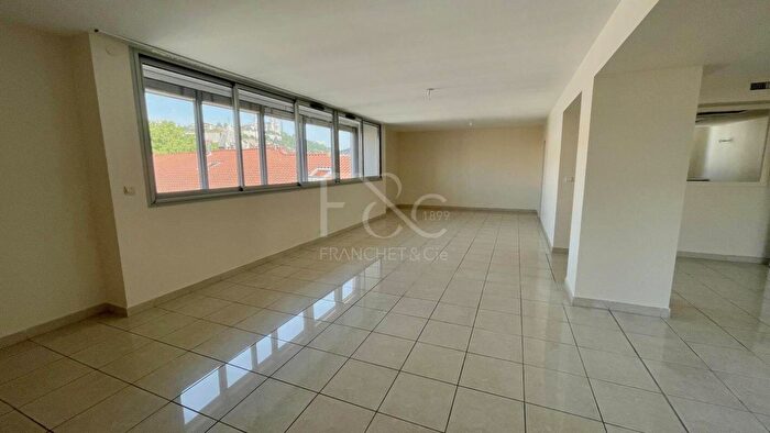 Ainay, Lyon 2ème arrondissement - Appartement 4 pièces à louer