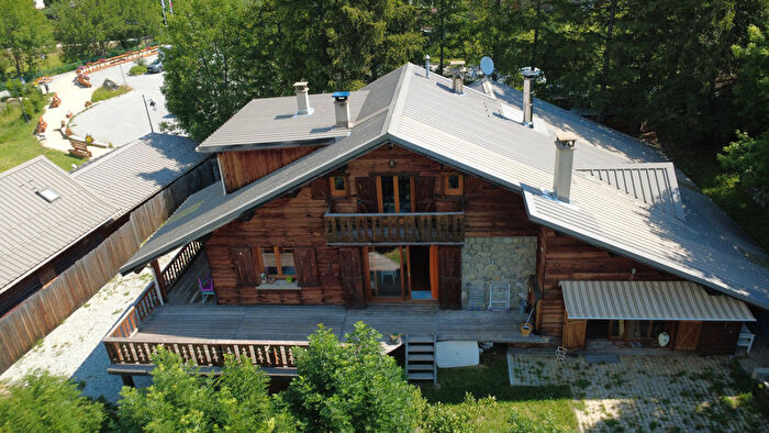 Allos - Maison 8 pièces à vendre
