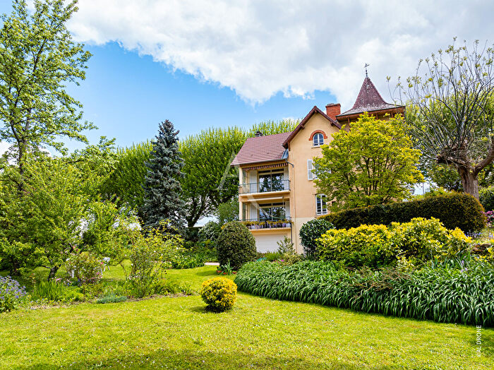 Maison à vendre - Mâcon, Héritan, Neuf Clés - 8 pièces - 6 chambres